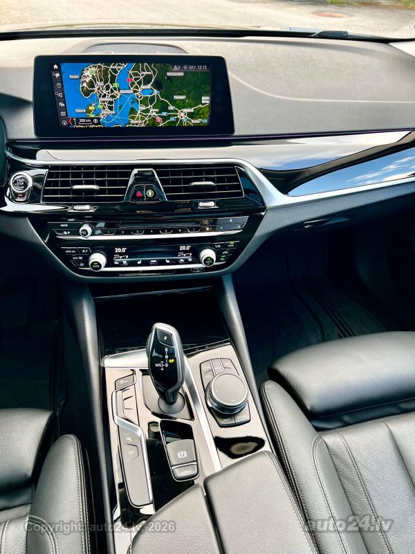 Pelēks BMW 5 Series 2017 Tallina, ar dzinēja tilpumu 3.00 L un nobraukumu 200 tūkst. km par 19999 €, foto 9 vietnē AUTOMOTO.COM.LV
