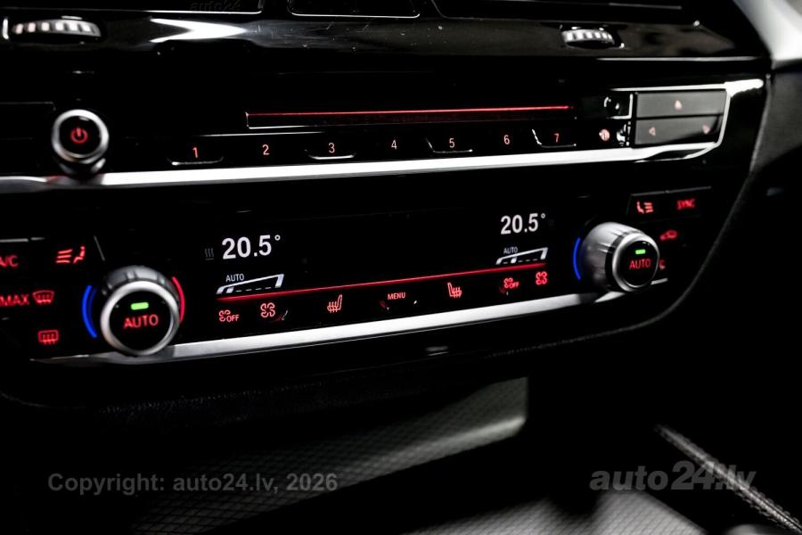 Pelēks BMW 5 Series 2017 Pērnava, ar dzinēja tilpumu 3.00 L un nobraukumu 210 tūkst. km par 20790 €, foto 20 vietnē AUTOMOTO.COM.LV