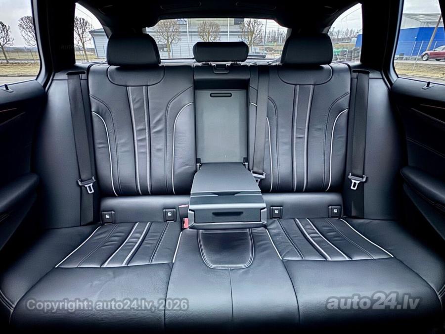 Grey BMW 5 Series 2018 in Tartu, with an engine capacity of 3.00 L and mileage of 176 thousand km for 22700 €, photo 14 on AUTOMOTO.COM.LV