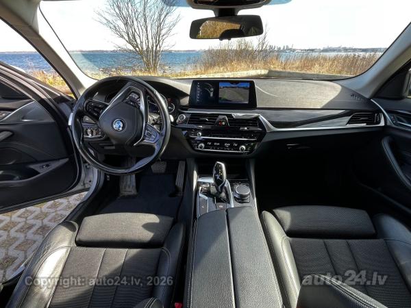 Grey BMW 5 Series 2018 in Tallinn, with an engine capacity of 2.00 L and mileage of 178 thousand km for 19300 €, photo 7 on AUTOMOTO.COM.LV