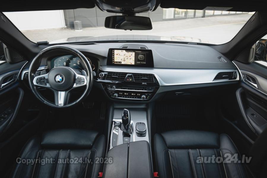 Pelēks BMW 5 Series 2018 Tartu, ar dzinēja tilpumu 3.00 L un nobraukumu 200 tūkst. km par 24890 €, foto 12 vietnē AUTOMOTO.COM.LV