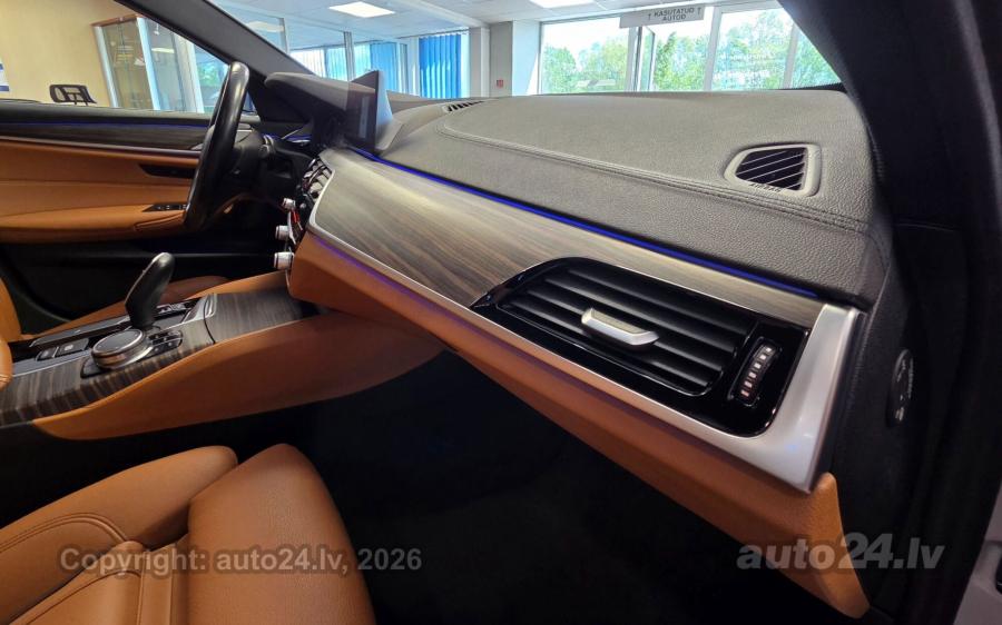 Pelēks BMW 5 Series 2018 Tartu, ar dzinēja tilpumu 3.00 L un nobraukumu 229 tūkst. km par 19490 €, foto 11 vietnē AUTOMOTO.COM.LV