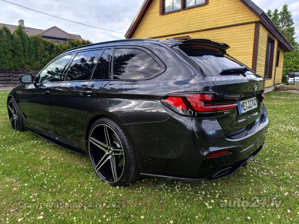Pelēks BMW 5 Series 2018 Tallina, ar dzinēja tilpumu 3.00 L un nobraukumu 209 tūkst. km par 26499 €, foto 5 vietnē AUTOMOTO.COM.LV