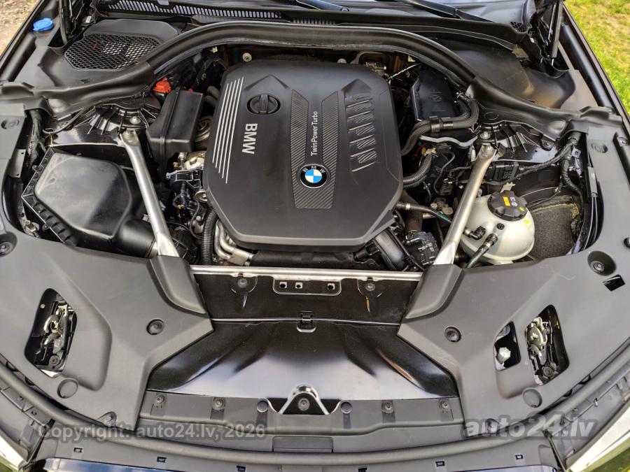 Grey BMW 5 Series 2018 in Tallinn, with an engine capacity of 3.00 L and mileage of 209 thousand km for 26499 €, photo 21 on AUTOMOTO.COM.LV