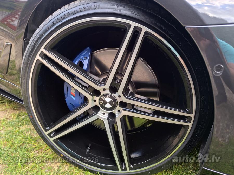 Grey BMW 5 Series 2018 in Tallinn, with an engine capacity of 3.00 L and mileage of 209 thousand km for 26499 €, photo 22 on AUTOMOTO.COM.LV