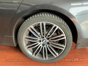 Grey BMW 5 Series 2018 in Tallinn, with an engine capacity of 3.00 L and mileage of 209 thousand km for 26499 €, photo 23 on AUTOMOTO.COM.LV