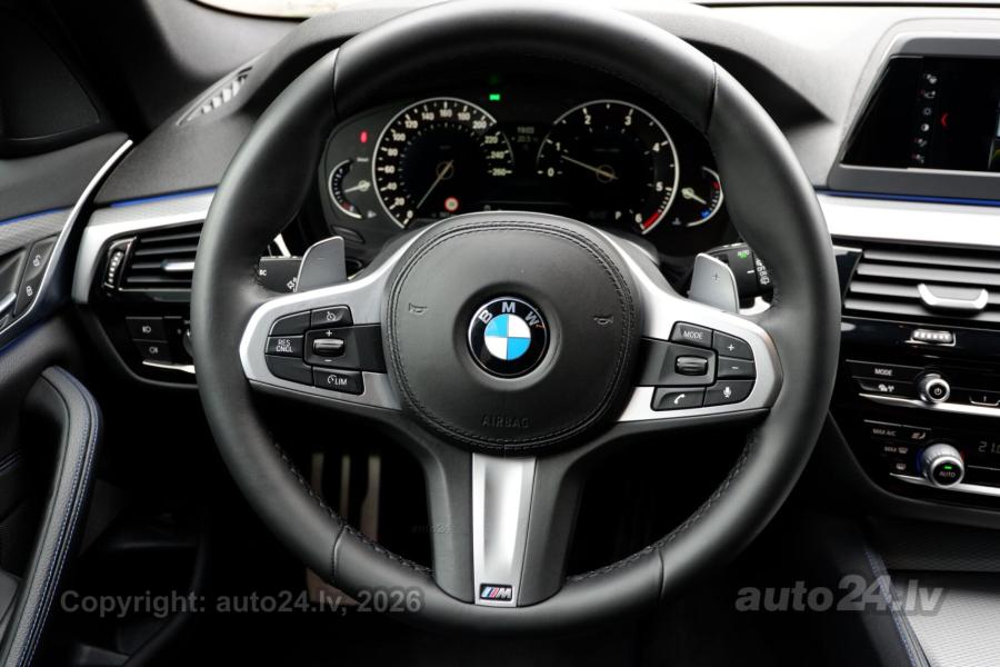 Pelēks BMW 5 Series 2018 Hāpsalu, ar dzinēja tilpumu 3.00 L un nobraukumu 128 tūkst. km par 26490 €, foto 17 vietnē AUTOMOTO.COM.LV
