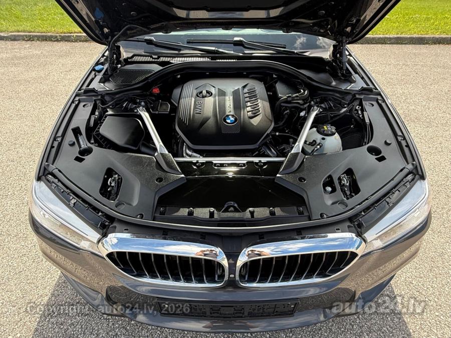 Grey BMW 5 Series 2018 in Tartu, with an engine capacity of 3.00 L and mileage of 169 thousand km for 21999 €, photo 31 on AUTOMOTO.COM.LV