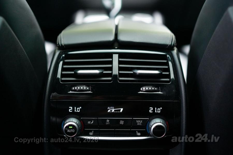Pelēks BMW 5 Series 2020 Tallina, ar dzinēja tilpumu 3.00 L un nobraukumu 193 tūkst. km par 27900 €, foto 21 vietnē AUTOMOTO.COM.LV