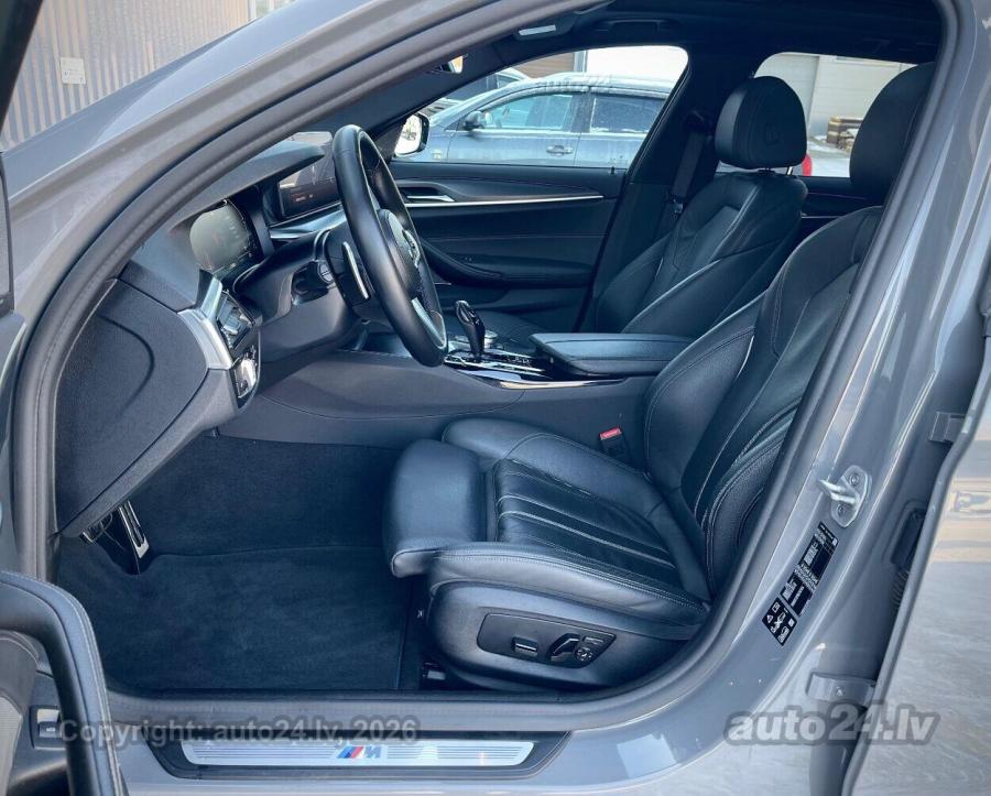 Pelēks BMW 5 Series 2021 Tallina, ar dzinēja tilpumu 3.00 L un nobraukumu 210 tūkst. km par 28890 €, foto 14 vietnē AUTOMOTO.COM.LV