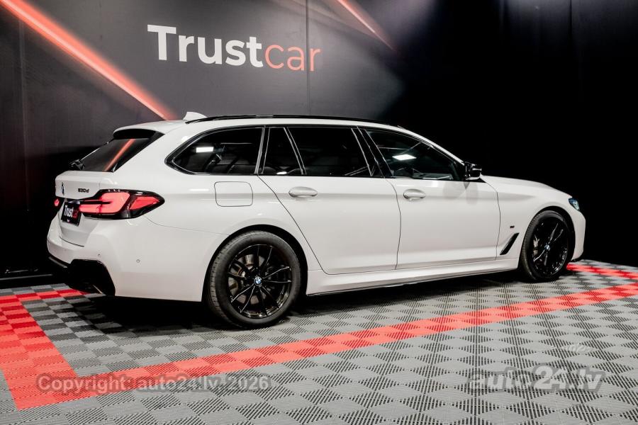 Pelēks BMW 5 Series 2021 Pērnava, ar dzinēja tilpumu 3.00 L un nobraukumu 238 tūkst. km par 29900 €, foto 10 vietnē AUTOMOTO.COM.LV