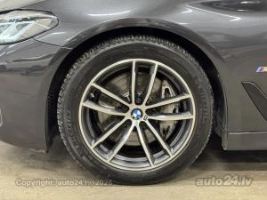 Pelēks BMW 5 Series 2021 Tallina, ar dzinēja tilpumu 3.00 L un nobraukumu 151 tūkst. km par 34995 €, foto 6 vietnē AUTOMOTO.COM.LV