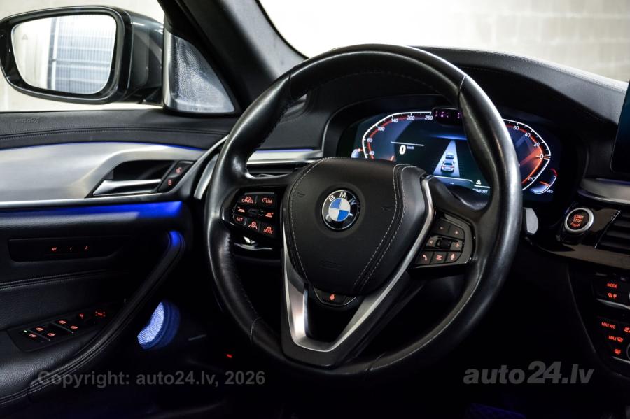Pelēks BMW 5 Series 2021 Tallina, ar dzinēja tilpumu 3.00 L un nobraukumu 165 tūkst. km par 32390 €, foto 13 vietnē AUTOMOTO.COM.LV