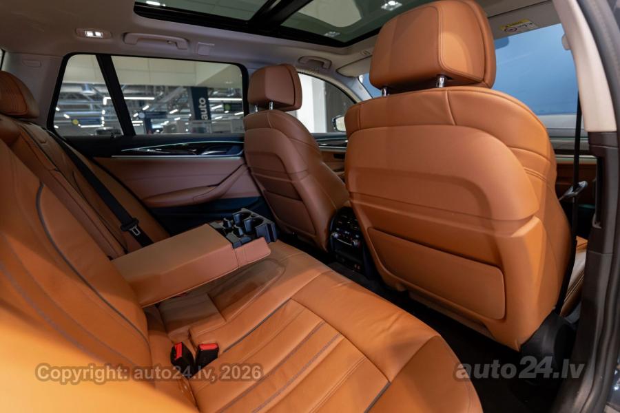 Grey BMW 5 Series 2021 in Tallinn, with an engine capacity of 2.00 L and mileage of 65 thousand km for 37490 €, photo 15 on AUTOMOTO.COM.LV
