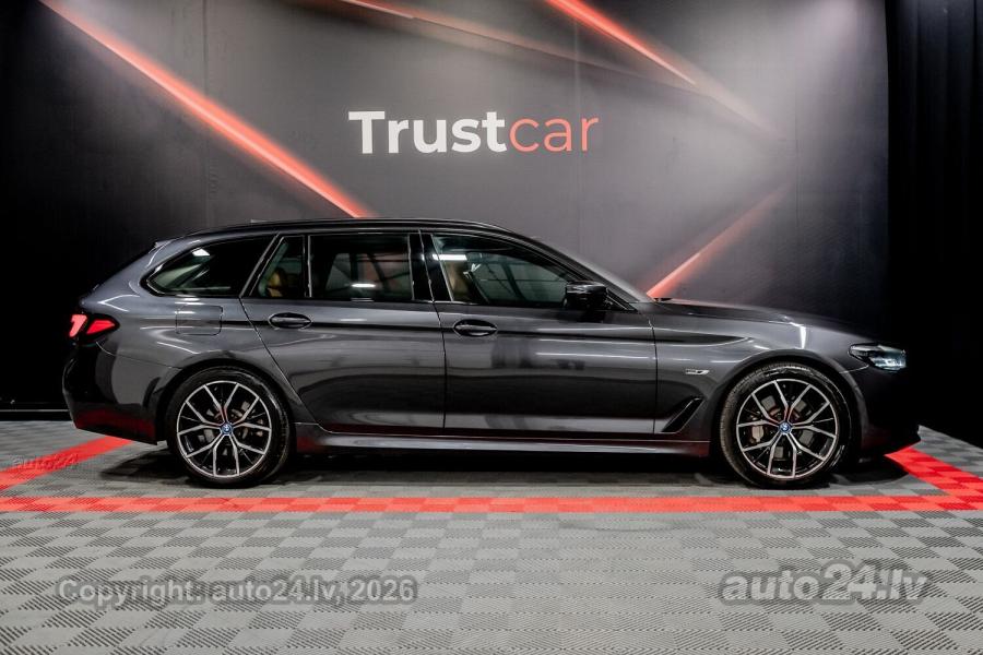 Grey BMW 5 Series 2021 in Parnu, with an engine capacity of 2.00 L and mileage of 169 thousand km for 25500 €, photo 10 on AUTOMOTO.COM.LV