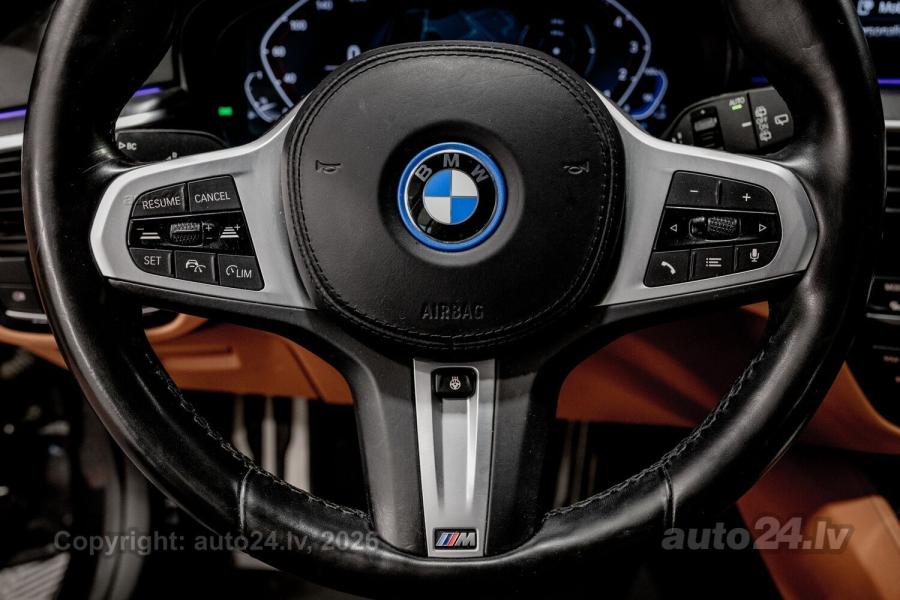 Grey BMW 5 Series 2021 in Parnu, with an engine capacity of 2.00 L and mileage of 169 thousand km for 25500 €, photo 21 on AUTOMOTO.COM.LV