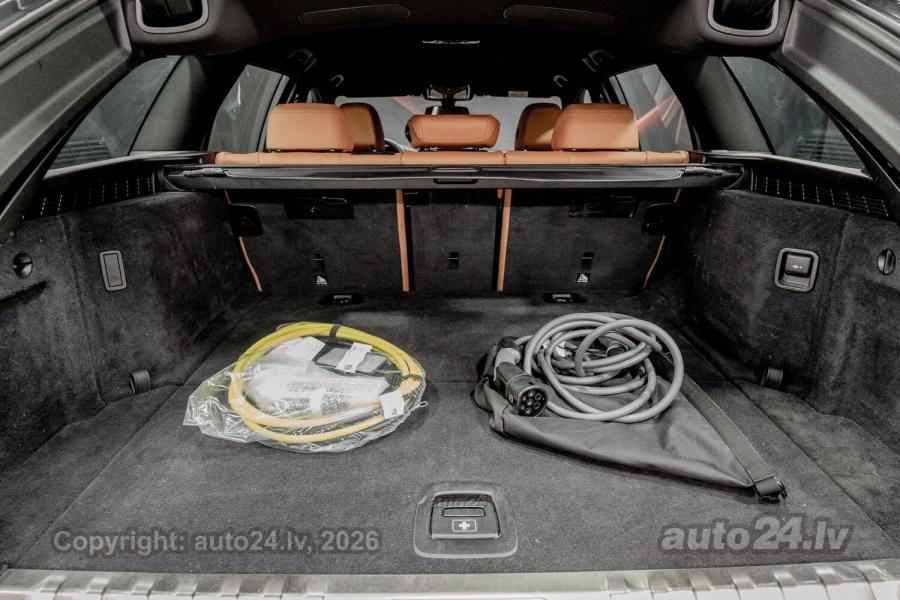 Grey BMW 5 Series 2021 in Parnu, with an engine capacity of 2.00 L and mileage of 169 thousand km for 25500 €, photo 31 on AUTOMOTO.COM.LV