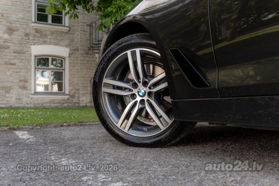 Pelēks BMW 5 Series 2021 Tallina, ar dzinēja tilpumu 2.00 L un nobraukumu 137 tūkst. km par 27990 €, foto 13 vietnē AUTOMOTO.COM.LV