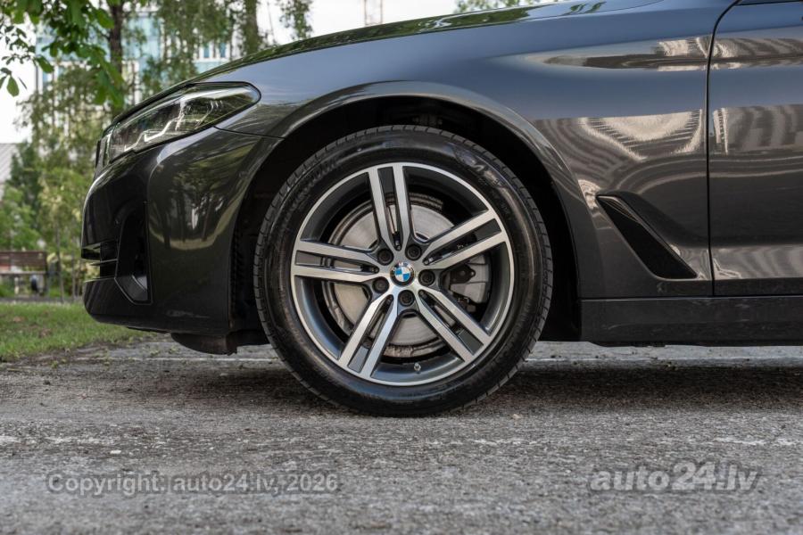 Pelēks BMW 5 Series 2021 Tallina, ar dzinēja tilpumu 2.00 L un nobraukumu 137 tūkst. km par 27990 €, foto 17 vietnē AUTOMOTO.COM.LV