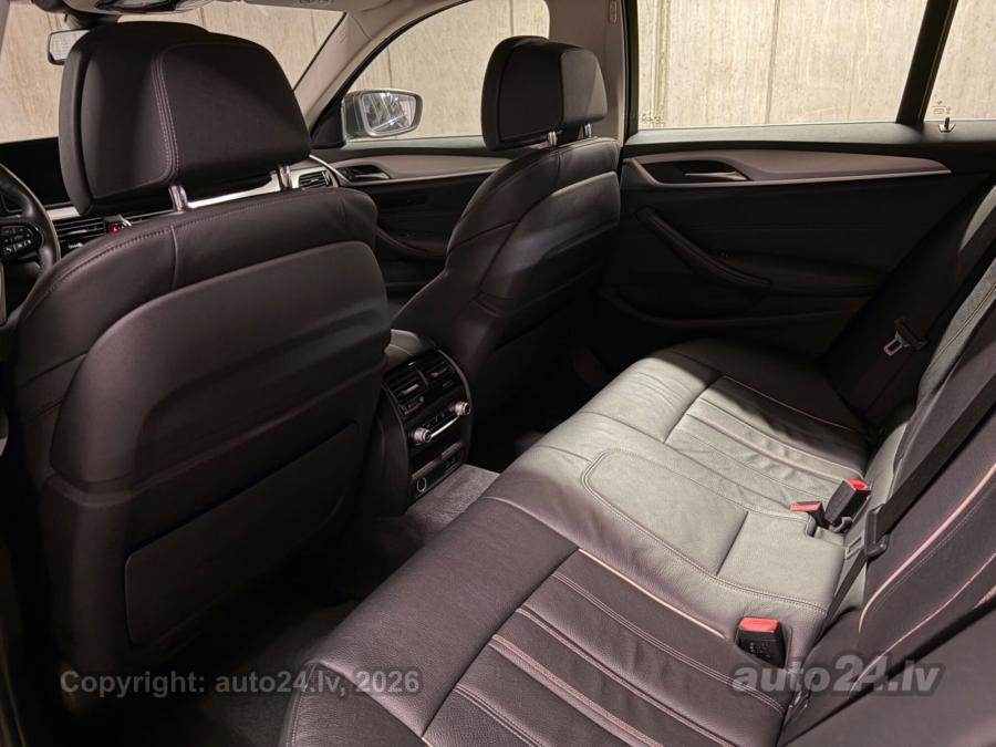 Pelēks BMW 5 Series 2021 Tallina, ar dzinēja tilpumu 2.00 L un nobraukumu 115 tūkst. km par 27900 €, foto 14 vietnē AUTOMOTO.COM.LV
