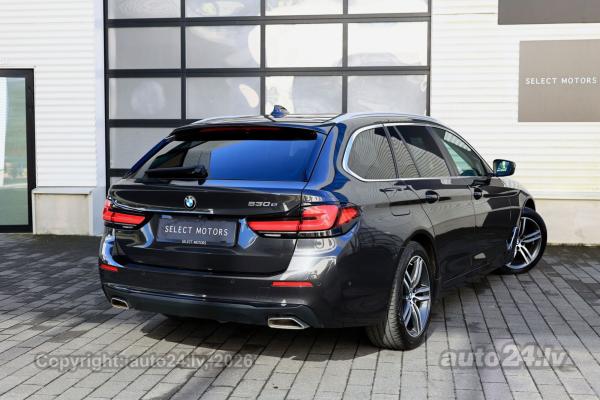 Grey BMW 5 Series 2021 in Tallinn, with an engine capacity of 2.00 L and mileage of 165 thousand km for 24900 €, photo 3 on AUTOMOTO.COM.LV
