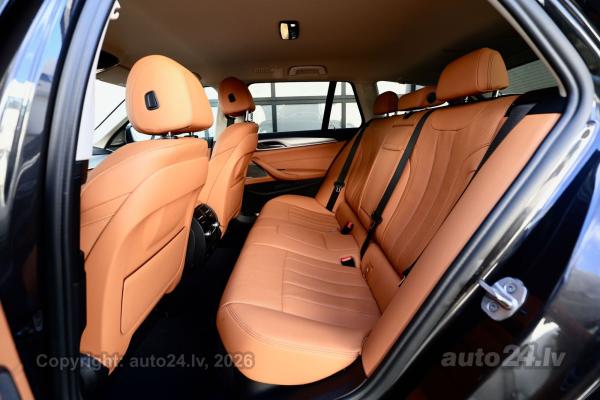 Grey BMW 5 Series 2021 in Tallinn, with an engine capacity of 2.00 L and mileage of 165 thousand km for 24900 €, photo 10 on AUTOMOTO.COM.LV