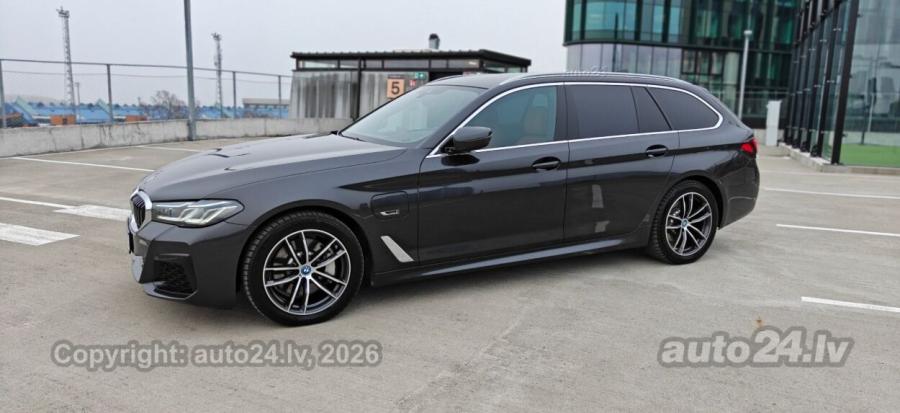 Pelēks BMW 5 Series 2022 Tallina, ar dzinēja tilpumu 2.00 L un nobraukumu 79 tūkst. km par 39900 €, foto 2 vietnē AUTOMOTO.COM.LV