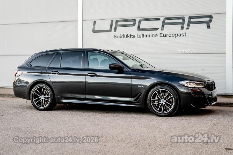 Grey BMW 5 Series 2022 in Parnu, with an engine capacity of 2.00 L and mileage of 146 thousand km for 30900 €, photo 3 on AUTOMOTO.COM.LV