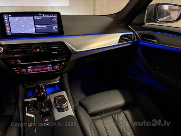 Grey BMW 5 Series 2022 in Tallinn, with an engine capacity of 2.00 L and mileage of 137 thousand km for 28900 €, photo 8 on AUTOMOTO.COM.LV
