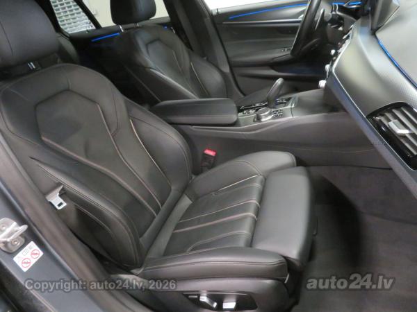 Pelēks BMW 5 Series 2022 Tallina, ar dzinēja tilpumu 2.00 L un nobraukumu 50 tūkst. km par 38500 €, foto 4 vietnē AUTOMOTO.COM.LV