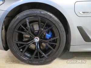 Pelēks BMW 5 Series 2022 Tallina, ar dzinēja tilpumu 2.00 L un nobraukumu 50 tūkst. km par 38500 €, foto 14 vietnē AUTOMOTO.COM.LV