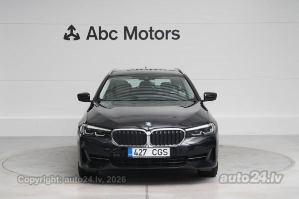 Grey BMW 5 Series 2022 in Tallinn, with an engine capacity of 2.00 L and mileage of 100 thousand km for 31990 €, photo 2 on AUTOMOTO.COM.LV