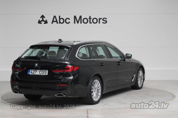 Grey BMW 5 Series 2022 in Tallinn, with an engine capacity of 2.00 L and mileage of 100 thousand km for 31990 €, photo 4 on AUTOMOTO.COM.LV