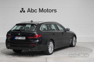 Grey BMW 5 Series 2022 in Tallinn, with an engine capacity of 2.00 L and mileage of 100 thousand km for 31990 €, photo 5 on AUTOMOTO.COM.LV