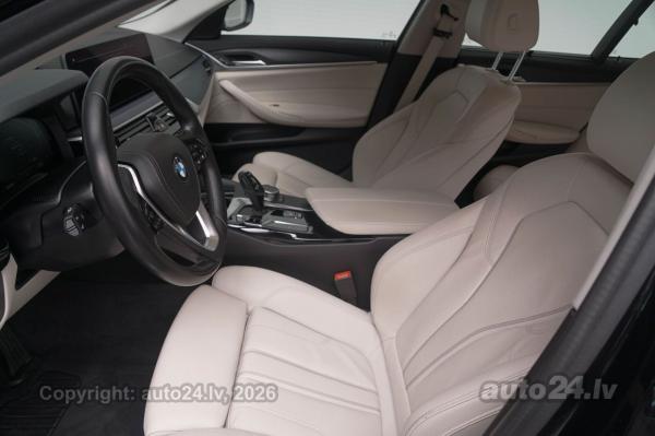 Grey BMW 5 Series 2022 in Tallinn, with an engine capacity of 2.00 L and mileage of 100 thousand km for 31990 €, photo 6 on AUTOMOTO.COM.LV