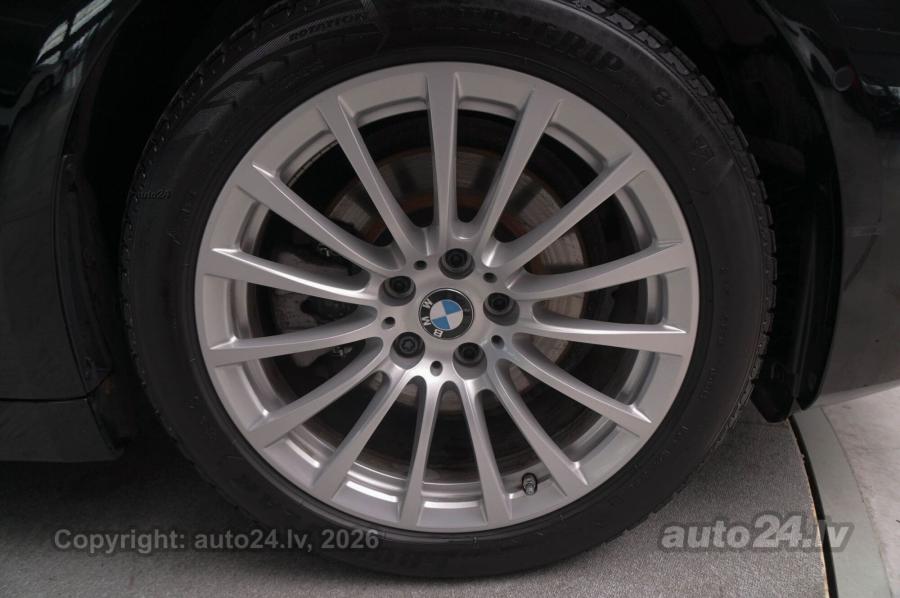 Grey BMW 5 Series 2022 in Tallinn, with an engine capacity of 2.00 L and mileage of 100 thousand km for 31990 €, photo 19 on AUTOMOTO.COM.LV
