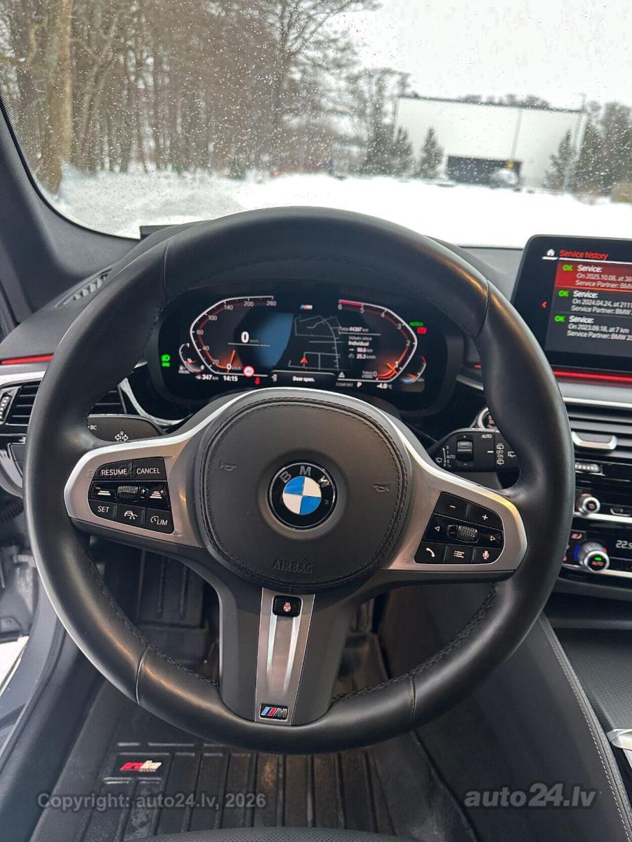 Grey BMW 5 Series 2023 in Tallinn, with an engine capacity of 2.00 L and mileage of 44 thousand km for 43900 €, photo 11 on AUTOMOTO.COM.LV