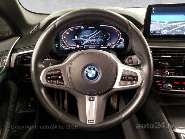 Pelēks BMW 5 Series 2023 Tallina, ar dzinēja tilpumu 2.00 L un nobraukumu 44 tūkst. km par 44990 €, foto 4 vietnē AUTOMOTO.COM.LV