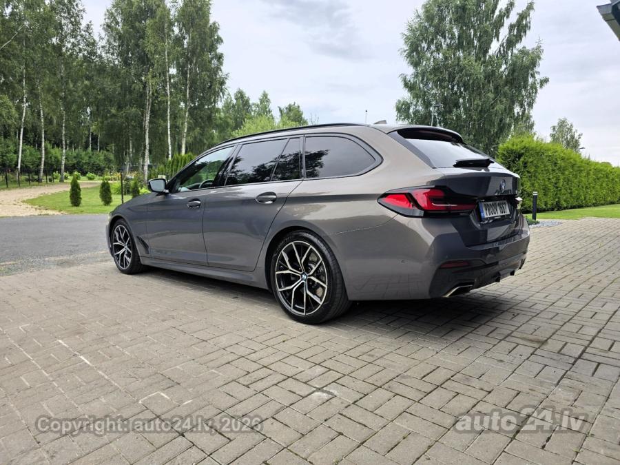 Grey BMW 5 Series 2023 in Tartu, with an engine capacity of 3.00 L and mileage of 183 thousand km for 34990 €, photo 5 on AUTOMOTO.COM.LV