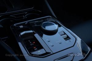 Pelēks BMW 5 Series 2024 Tallina, ar dzinēja tilpumu 2.00 L un nobraukumu 80 tūkst. km par 45900 €, foto 13 vietnē AUTOMOTO.COM.LV