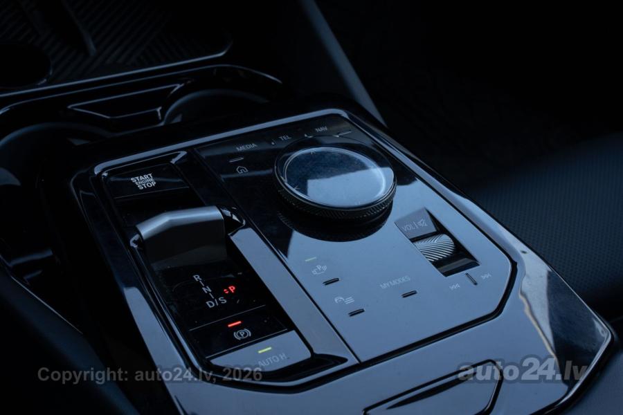 Pelēks BMW 5 Series 2024 Tallina, ar dzinēja tilpumu 2.00 L un nobraukumu 80 tūkst. km par 45900 €, foto 13 vietnē AUTOMOTO.COM.LV
