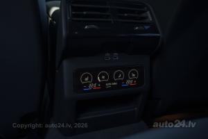 Pelēks BMW 5 Series 2024 Tallina, ar dzinēja tilpumu 2.00 L un nobraukumu 80 tūkst. km par 45900 €, foto 14 vietnē AUTOMOTO.COM.LV