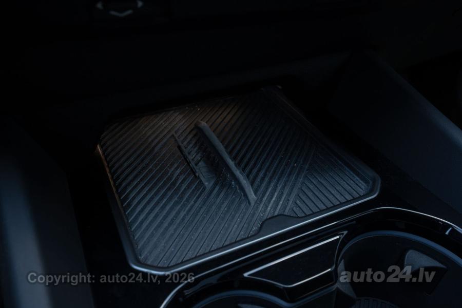 Pelēks BMW 5 Series 2024 Tallina, ar dzinēja tilpumu 2.00 L un nobraukumu 80 tūkst. km par 45900 €, foto 19 vietnē AUTOMOTO.COM.LV