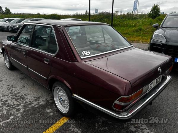 Sarkans BMW 5 Series 1987 Tallina, ar dzinēja tilpumu 2.40 L un nobraukumu 328 tūkst. km par 3700 €, foto 4 vietnē AUTOMOTO.COM.LV