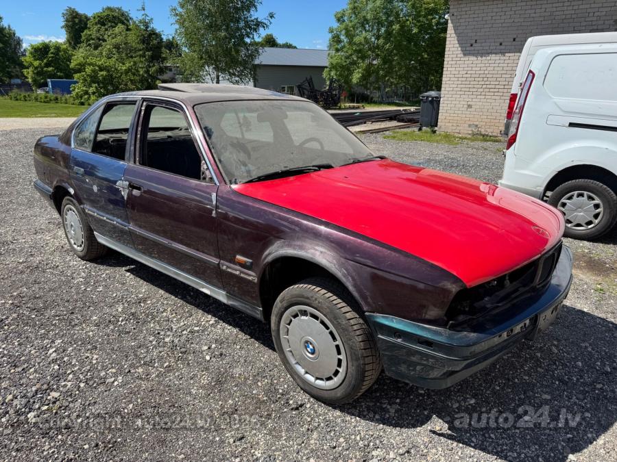 Sarkans BMW 5 Series 1992 Tartu, ar dzinēja tilpumu 2.50 L un nobraukumu 0 tūkst. km par 1990 €, foto 1 vietnē AUTOMOTO.COM.LV