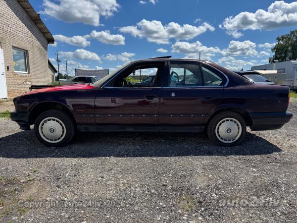 Red BMW 5 Series 1992 in Tartu, with an engine capacity of 2.50 L and mileage of 0 thousand km for 1990 €, photo 4 on AUTOMOTO.COM.LV