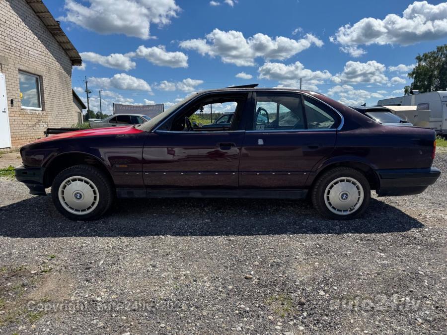 Sarkans BMW 5 Series 1992 Tartu, ar dzinēja tilpumu 2.50 L un nobraukumu 0 tūkst. km par 1990 €, foto 5 vietnē AUTOMOTO.COM.LV