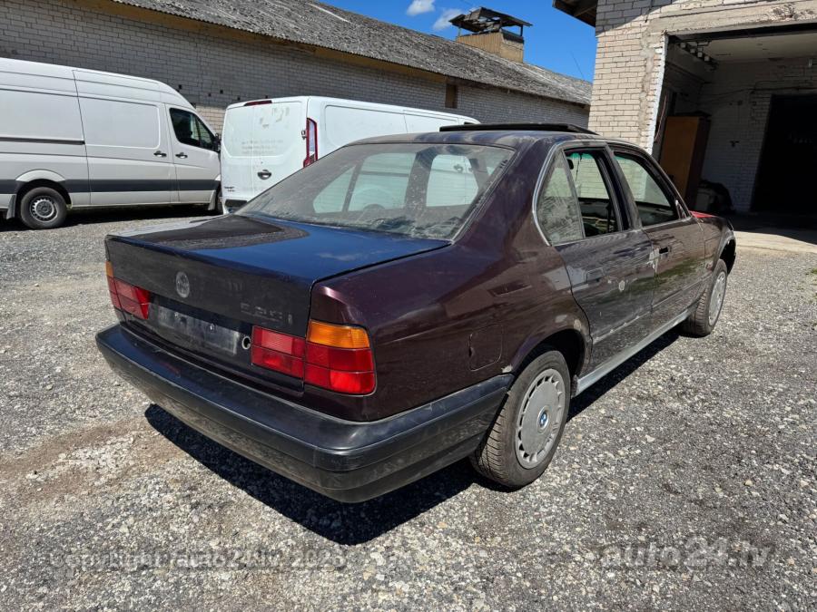 Sarkans BMW 5 Series 1992 Tartu, ar dzinēja tilpumu 2.50 L un nobraukumu 0 tūkst. km par 1990 €, foto 7 vietnē AUTOMOTO.COM.LV