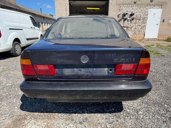 Red BMW 5 Series 1992 in Tartu, with an engine capacity of 2.50 L and mileage of 0 thousand km for 1990 €, photo 7 on AUTOMOTO.COM.LV