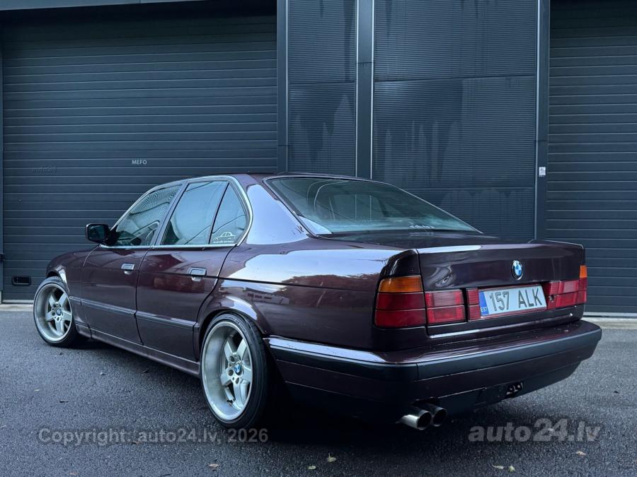 Sarkans BMW 5 Series 1992 Tallina, ar dzinēja tilpumu 2.00 L un nobraukumu 0 tūkst. km par 4099 €, foto 4 vietnē AUTOMOTO.COM.LV